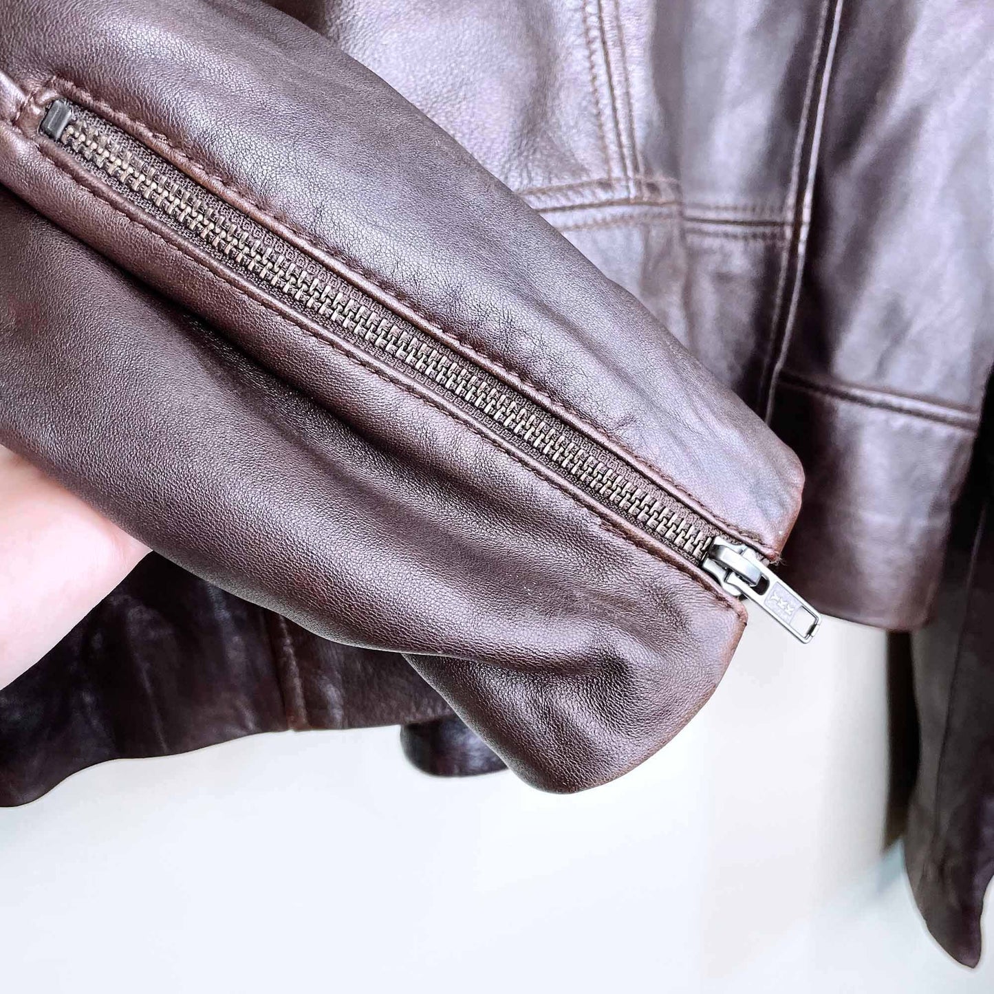 barney's originals brown leather moto jacket - size small – good market ...