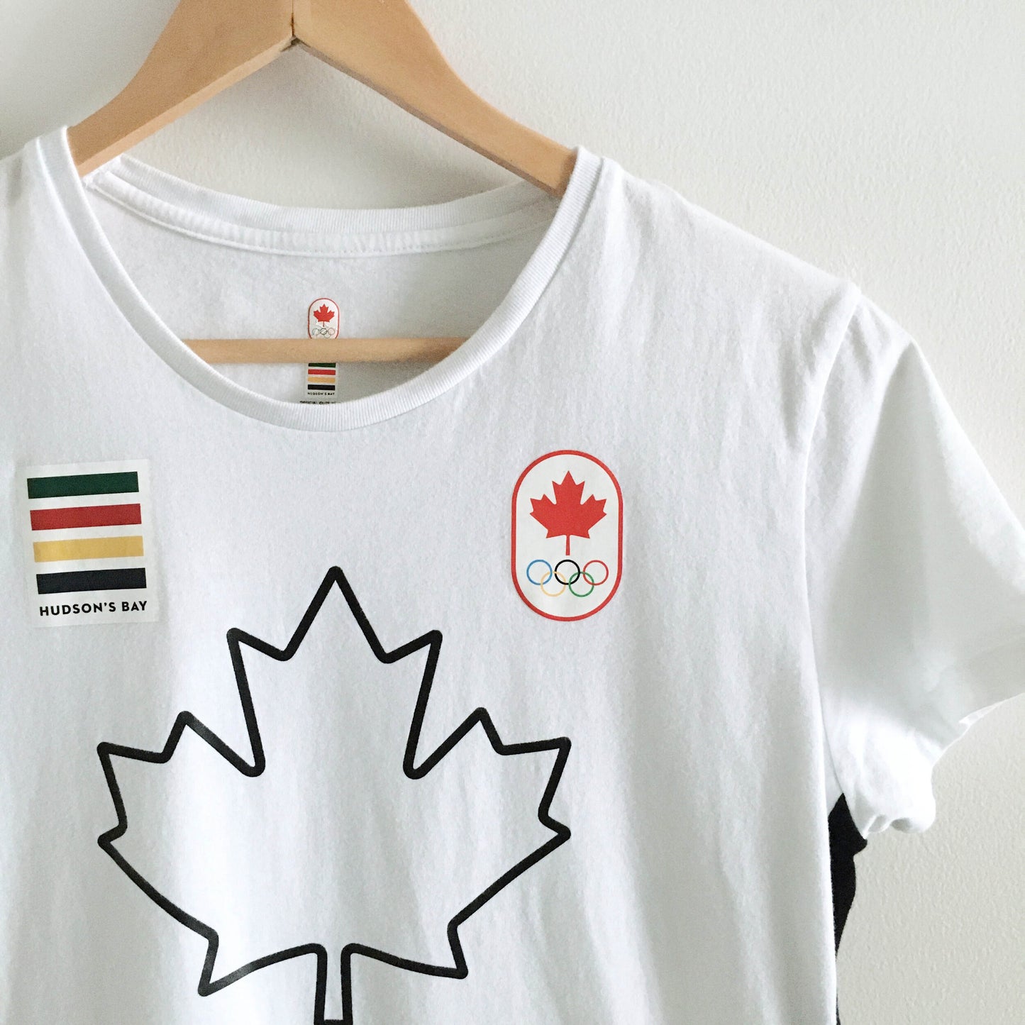 HBC Team Canada Olympic Tee - size Medium – good market thrift store