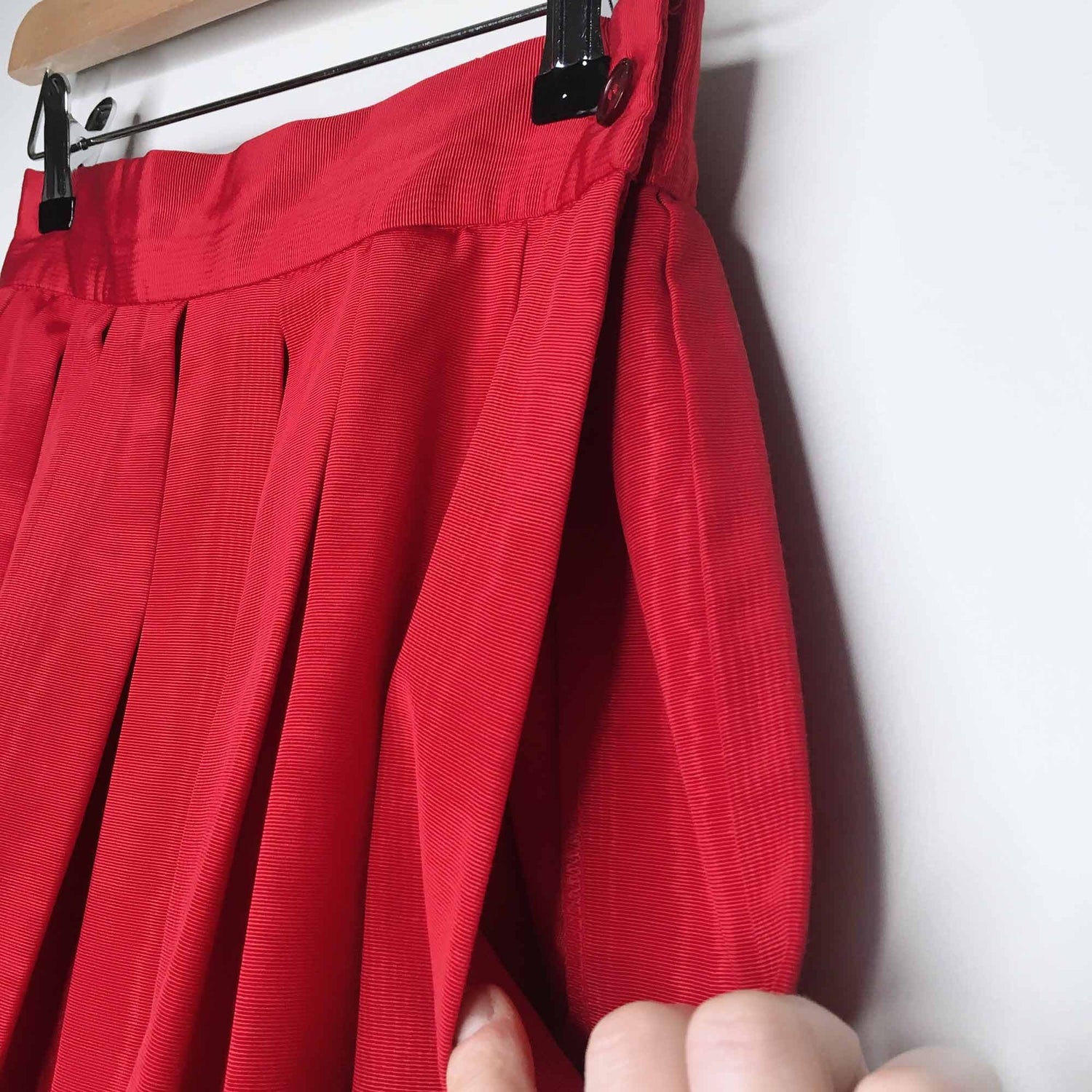 vintage susan bristol red pleated midi skirt - size 4 – good market ...